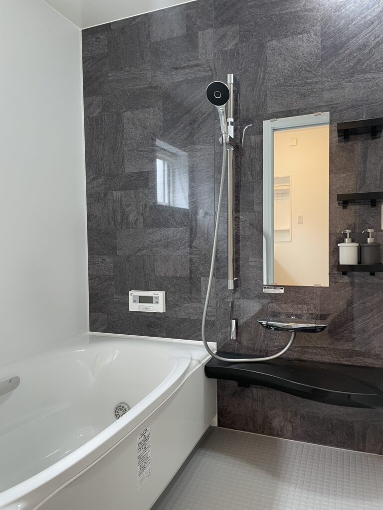 お風呂の窓はいる？いらない？ メリット・デメリットを解説！ ｜ ブログ ｜ cototoki建築社 株式会社日建ホームズ